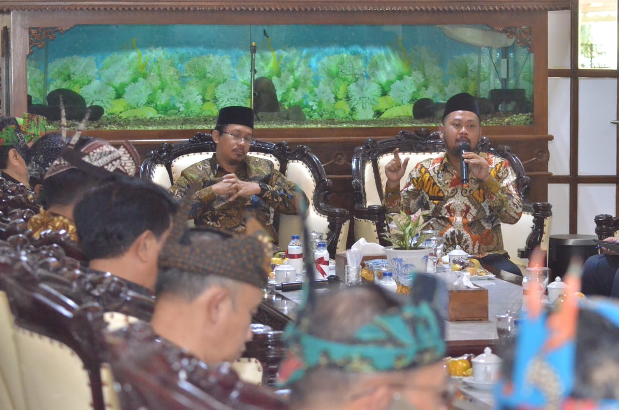 Sambangi Pemkab Sidoarjo, Bupati Gresik Ajak Jajarannya Pelajari ... Sambangi Pemkab Sidoarjo, Bupati Gresik Ajak Jajarannya Pelajari ...