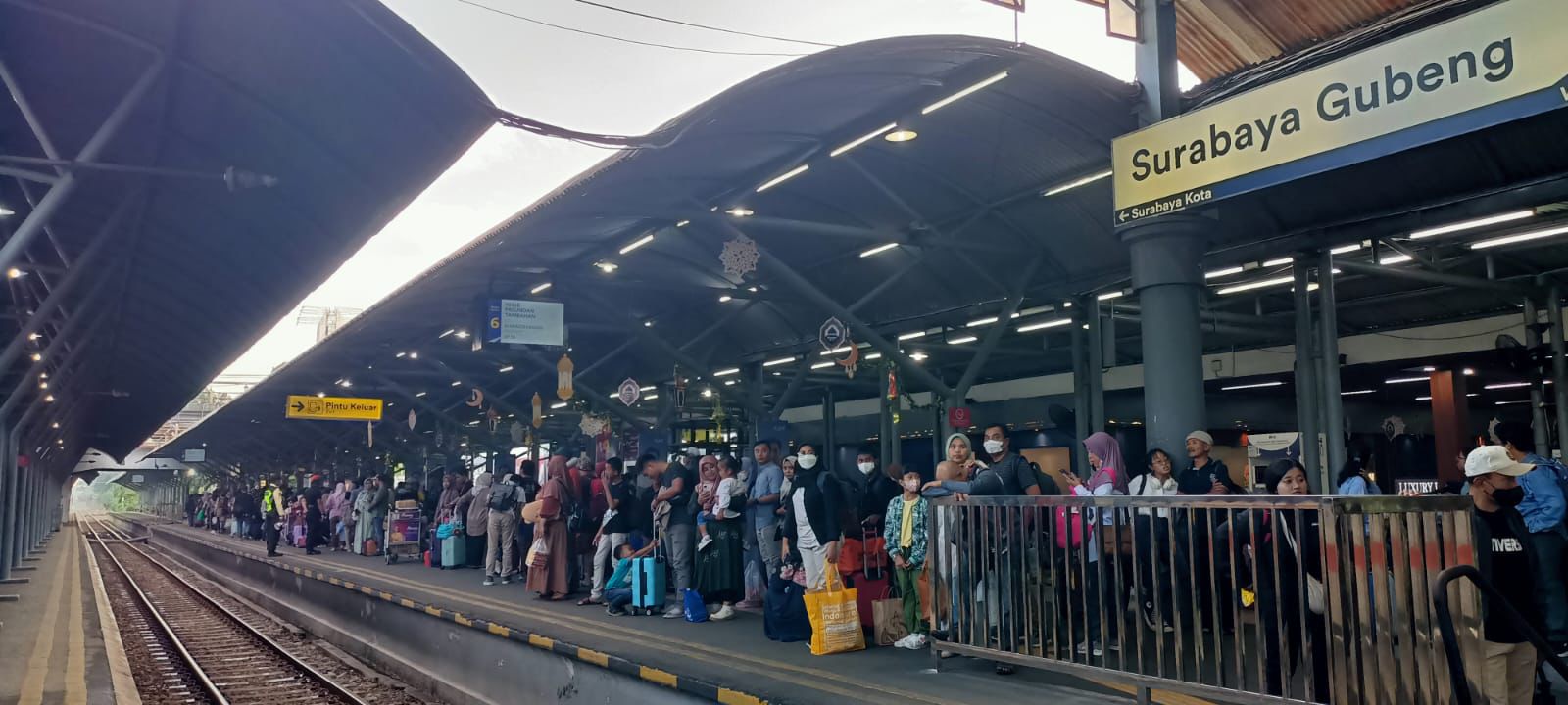 Arus Balik, 22 Ribu Pelanggan Berangkat dari Daop 8 Surabaya - Jatimpedia Arus Balik, 22 Ribu Pelanggan Berangkat dari Daop 8 Surabaya - Jatimpedia